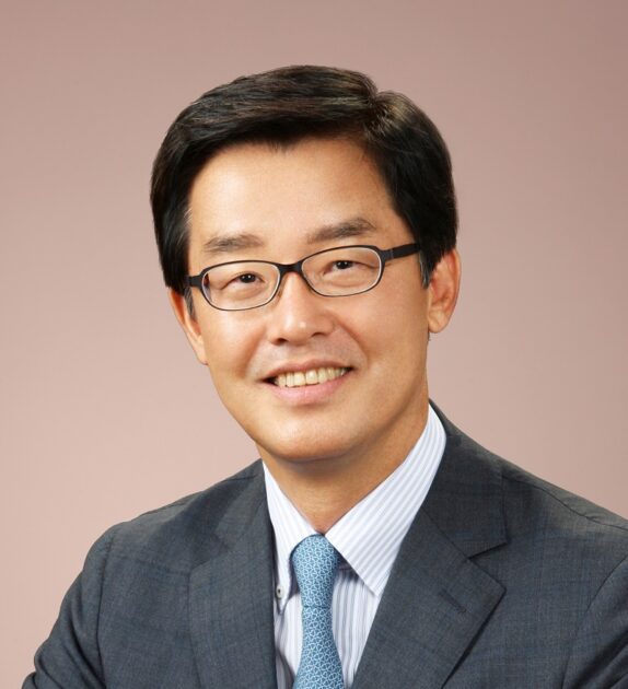 Park Cheol Hee - The Trilateral Commission